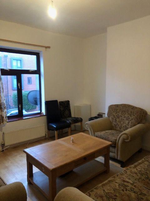 Langworthy Road, Salford M6 2 bed flat - £895 pcm (£207 pw)