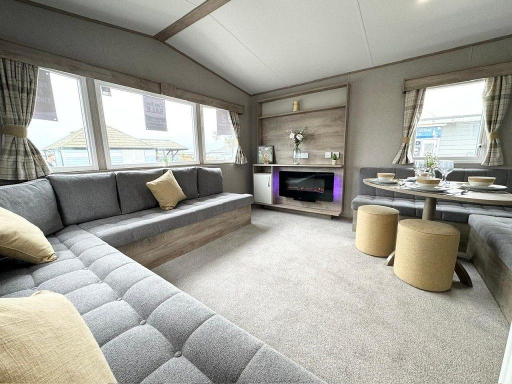 Solent Breezes Holiday Park 2 bed static caravan - £64,995