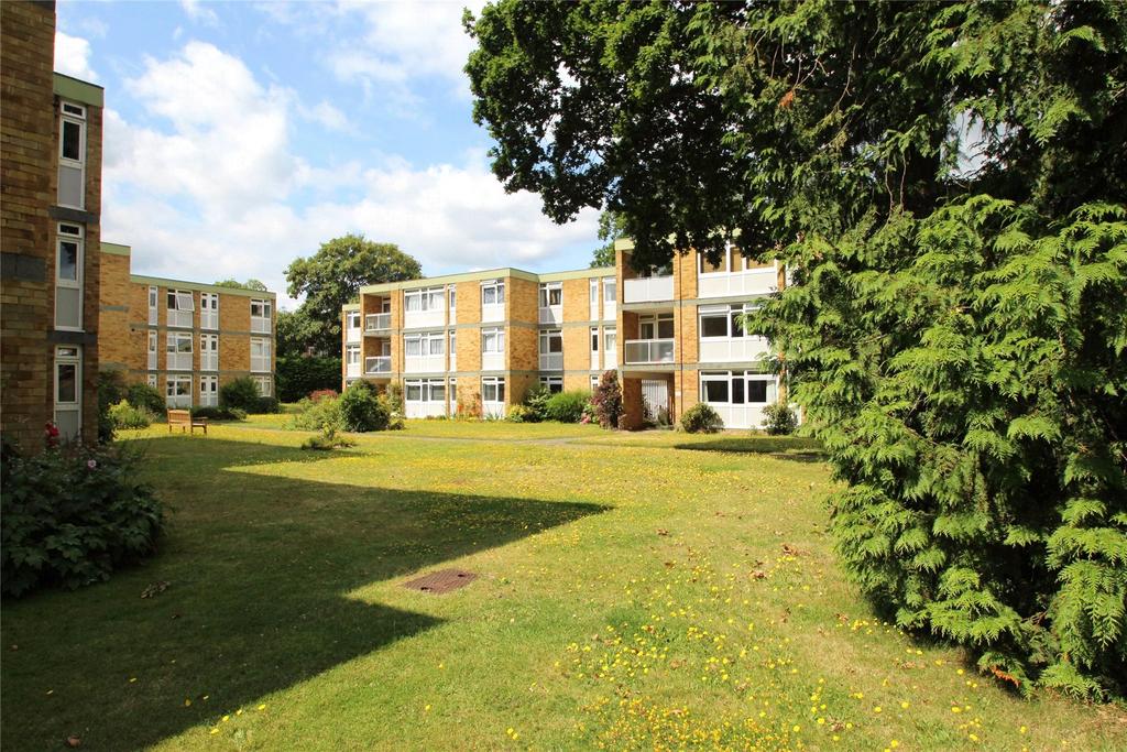 Laleham Court, Woking GU21 2 bed flat - £315,000