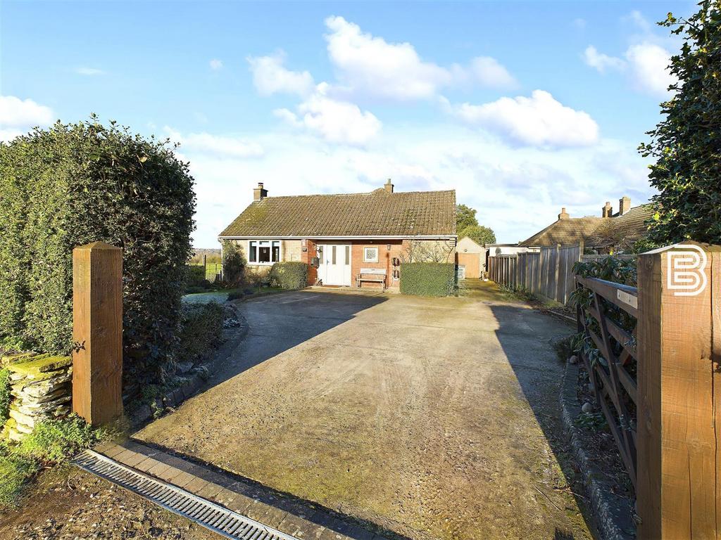 North Road, Rugby CV23 3 bed detached bungalow for sale - £695,000