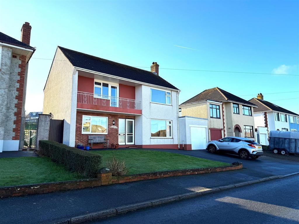Sea Breezes, 7 Heol Dewi, Fishguard 3 bed detached house - £349,950