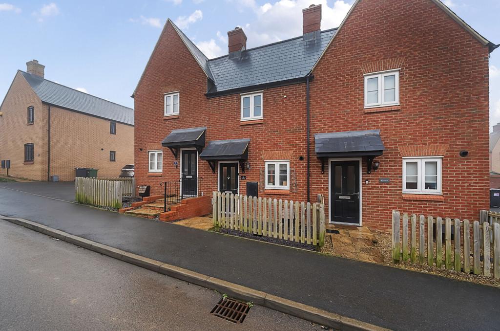 Wetherby Drive, Towcester... 2 bed terraced house for sale - £250,000