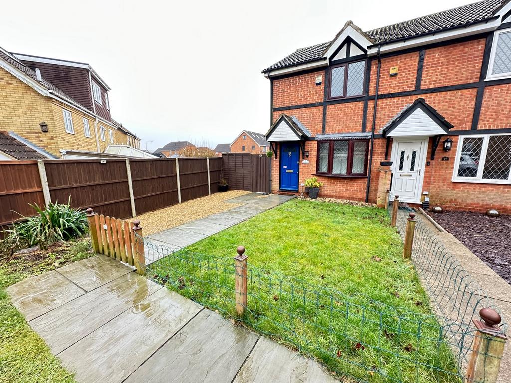 Farmbrook, Luton, Bedfordshire, LU2 7SQ 2 bed end of terrace house - £ ...