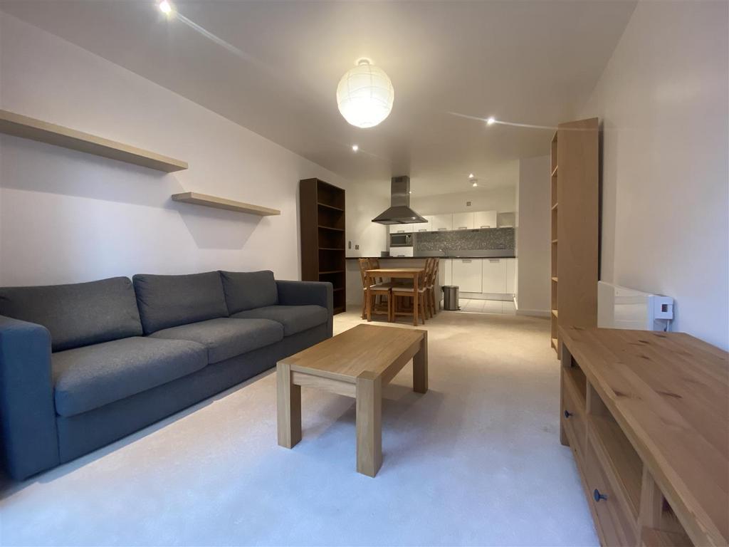 Lord Street, Manchester 2 bed apartment - £1,250 pcm (£288 pw)