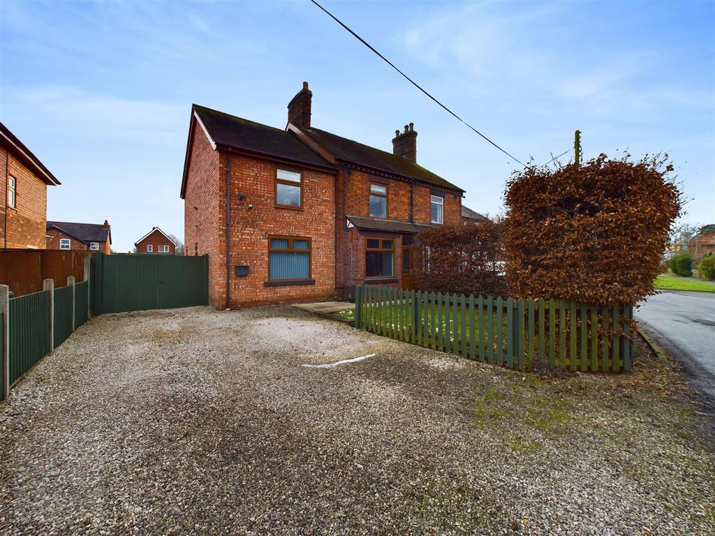 Bradeley Road, Haslington, Crewe 4 bed house - £350,000