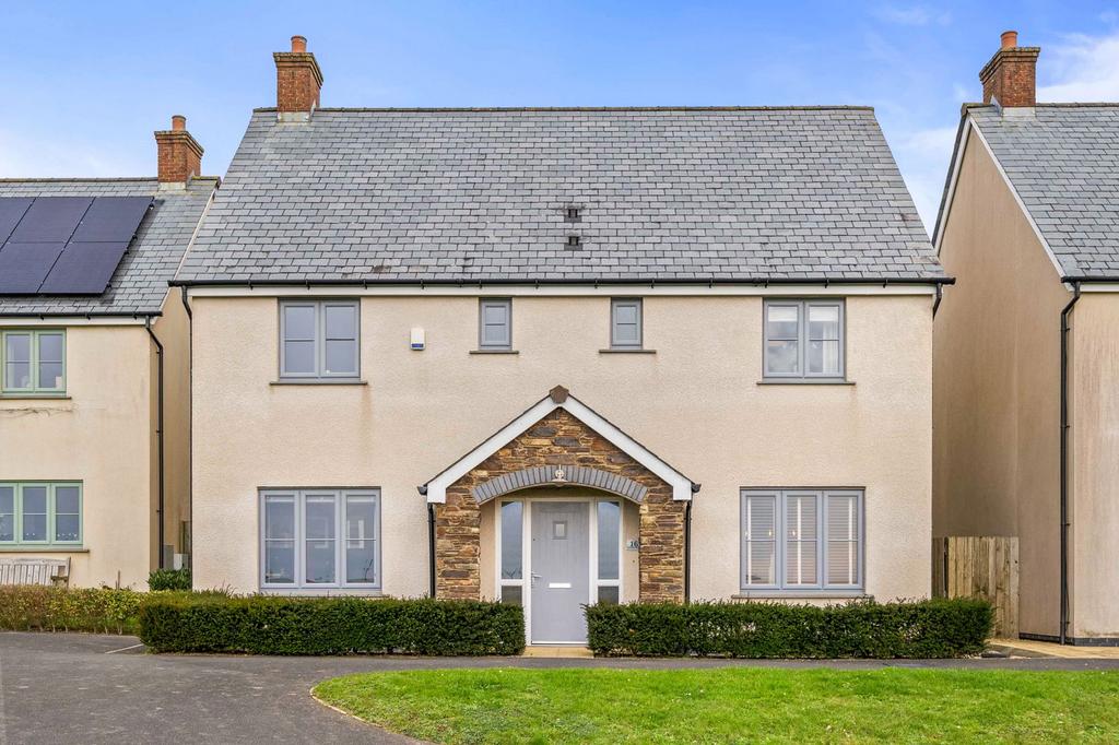 16 Harveys Walk, Loddiswell 4 bed detached house - £625,000