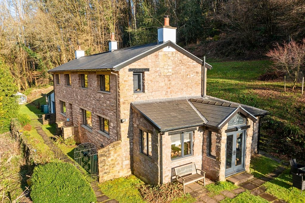 Old Crow Cottage, Redbrook, NP25 4 bed cottage for sale - £625,000