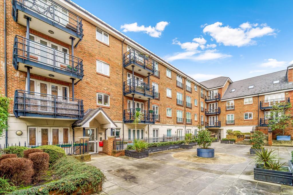 Dorey House, Brentford, TW8 2 bed apartment for sale - £425,000