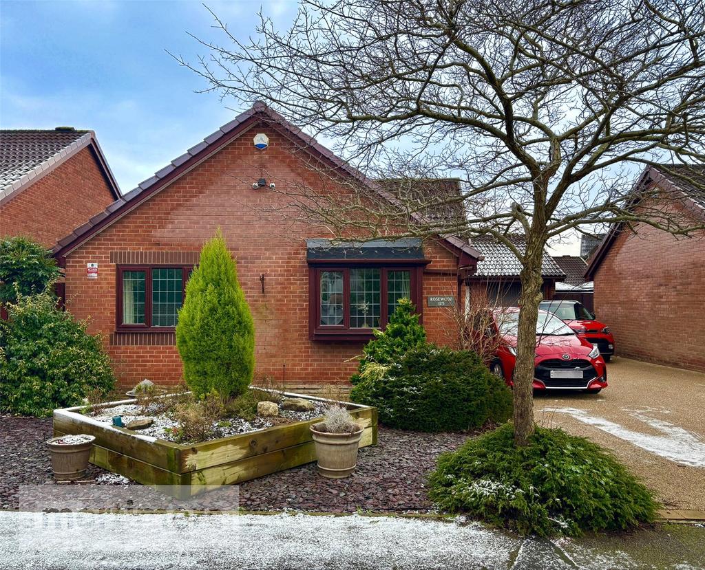 Hennel Lane, Lostock Hall, Preston... 2 bed detached bungalow - £229,950