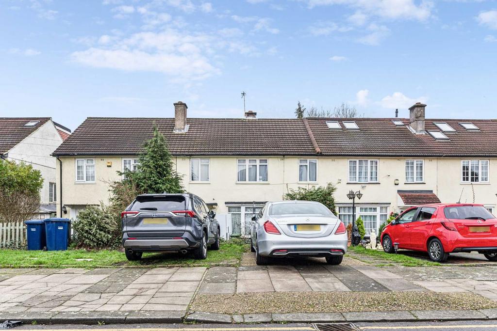 Layfield Crescent, London NW4 4 bed terraced house for sale - £575,000