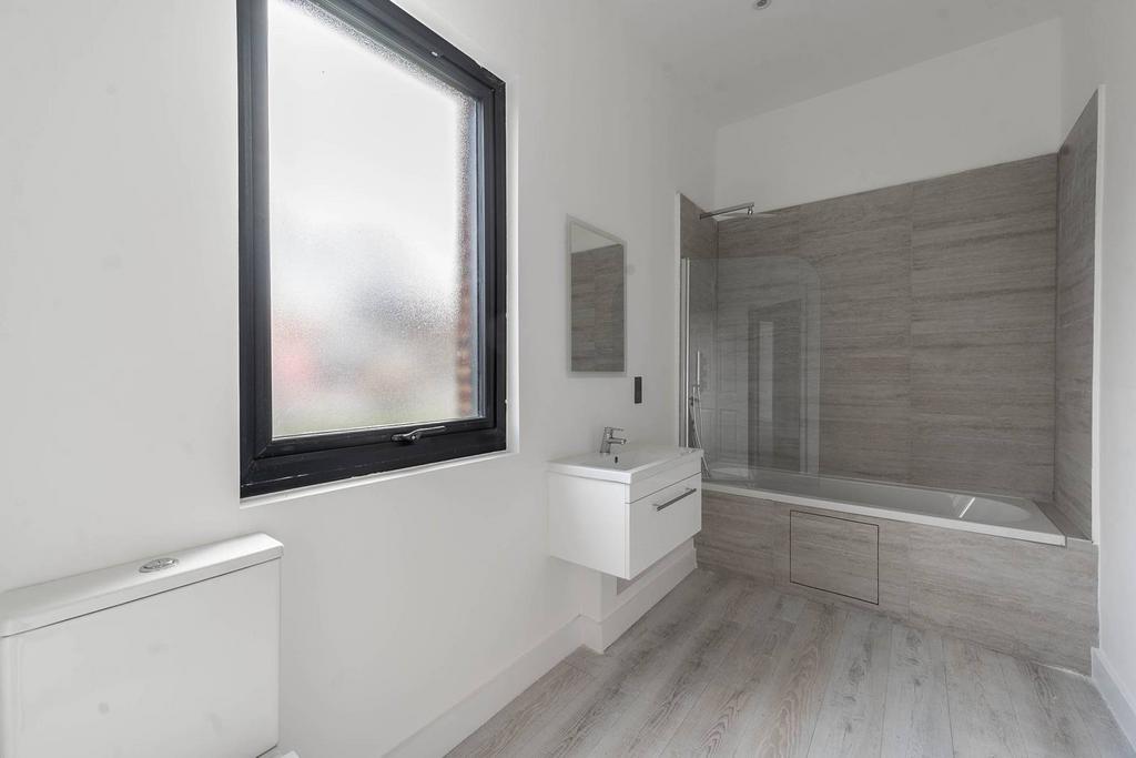 Eloise House, London SE25 1 bed flat - £360,000