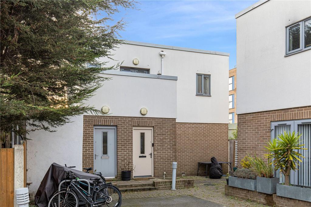 Criterion Mews, London, SE24 2 bed apartment - £475,000