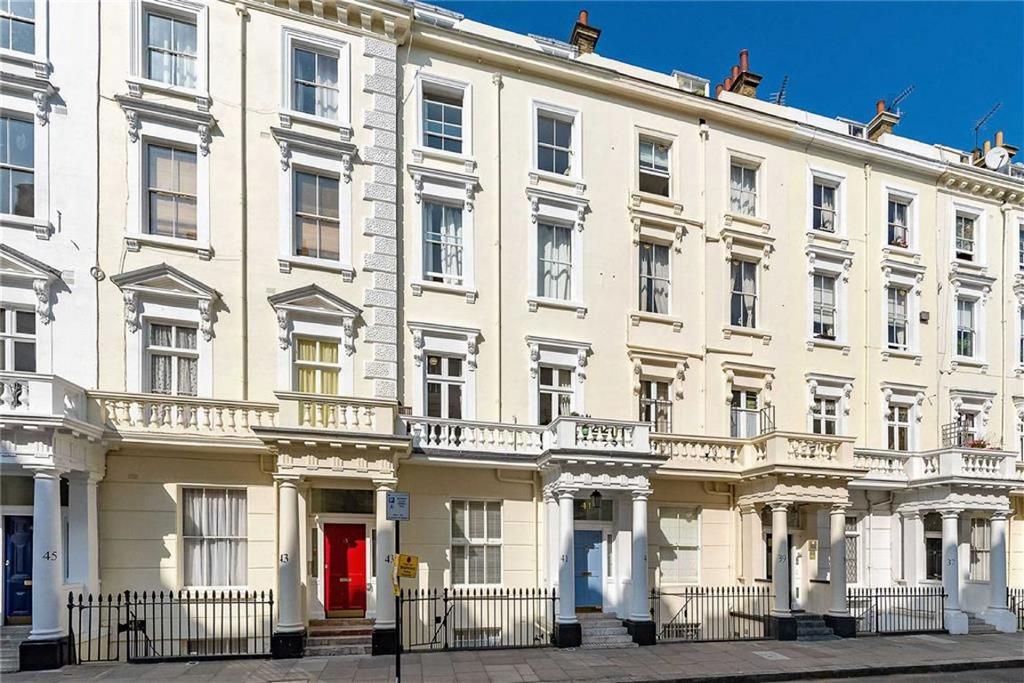 Gloucester Street, London SW1V 2 bed flat - £1,200,000