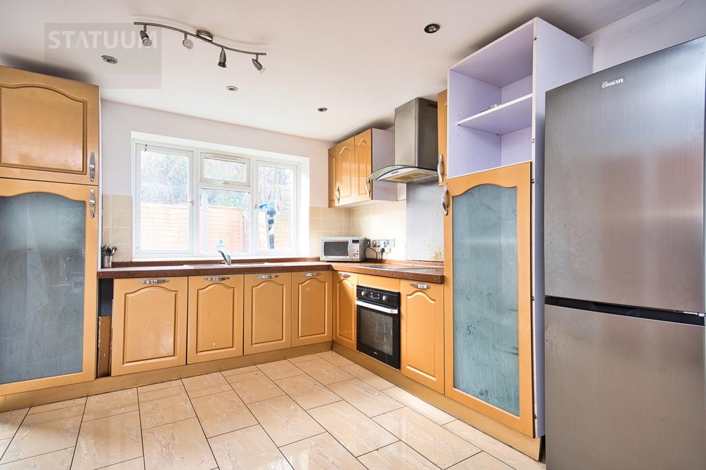 Nile Close, Rectory Rail, Stoke... 3 bed townhouse - £2,950 pcm (£681 pw)