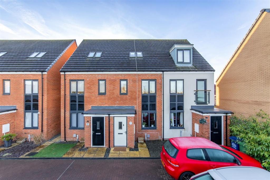 Roseden Way, Great Park, NE13 3 bed townhouse - £195,000