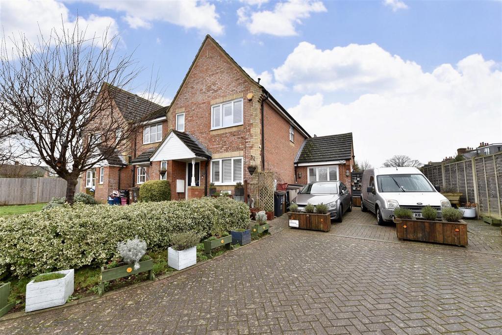 Chambers Gate, Stevenage 3 bed end of terrace house - £500,000