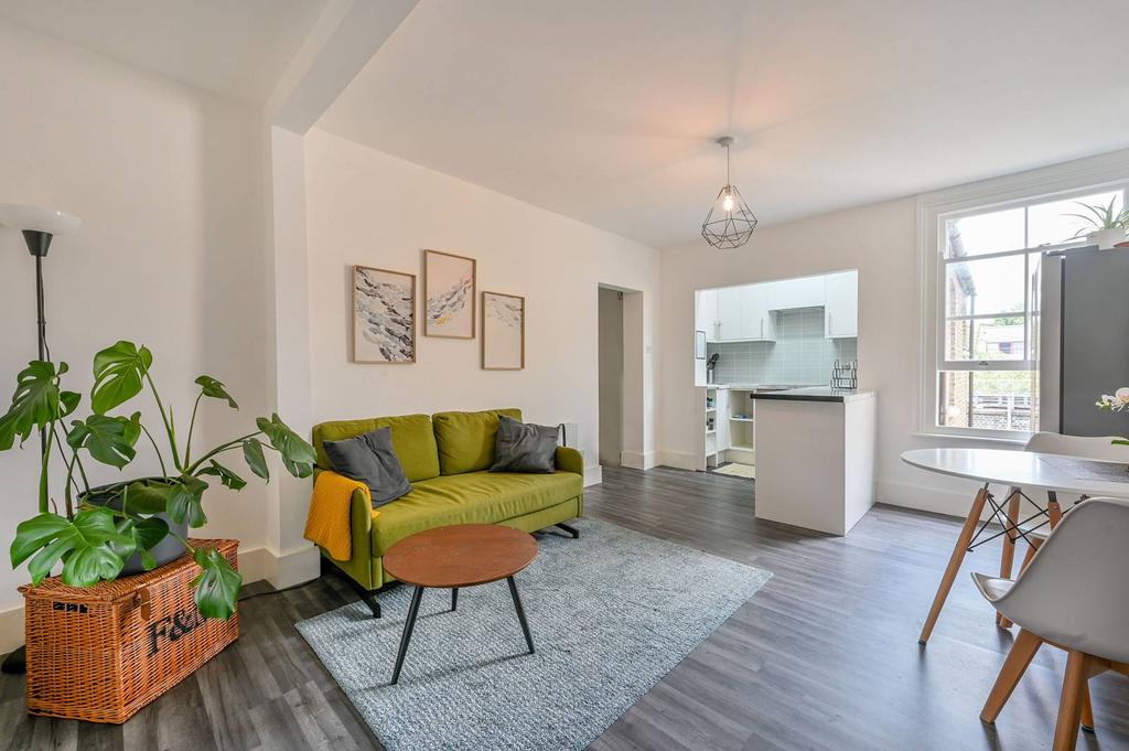 Sulgrave Road, Hammersmith, London, W6 2 bed flat for sale - £500,000