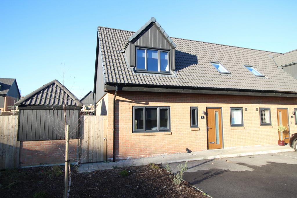 Pottery Place, Leeds LS26 3 bed house - £1,200 pcm (£277 pw)