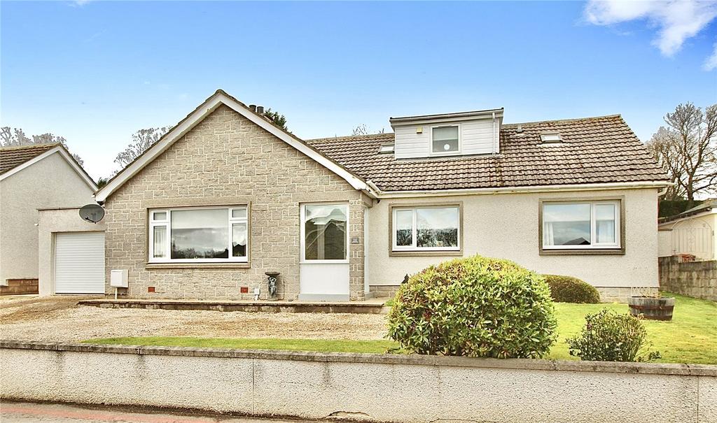 Smith Drive, Moray IV30 5 bed detached house - £390,000