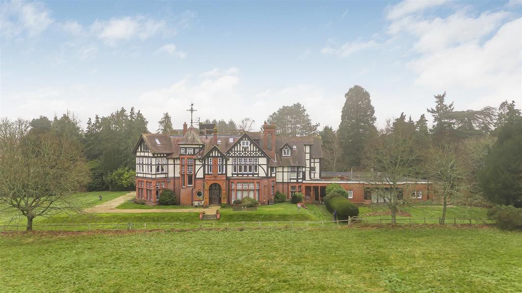 Bucklebury Place, Upper Woolhampton... 1 bed apartment for sale - £250,000