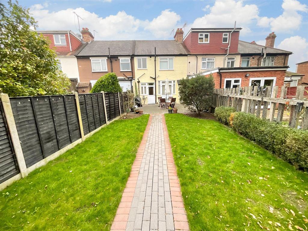 Hampton Road, Chingford 3 bed terraced house for sale - £515,000