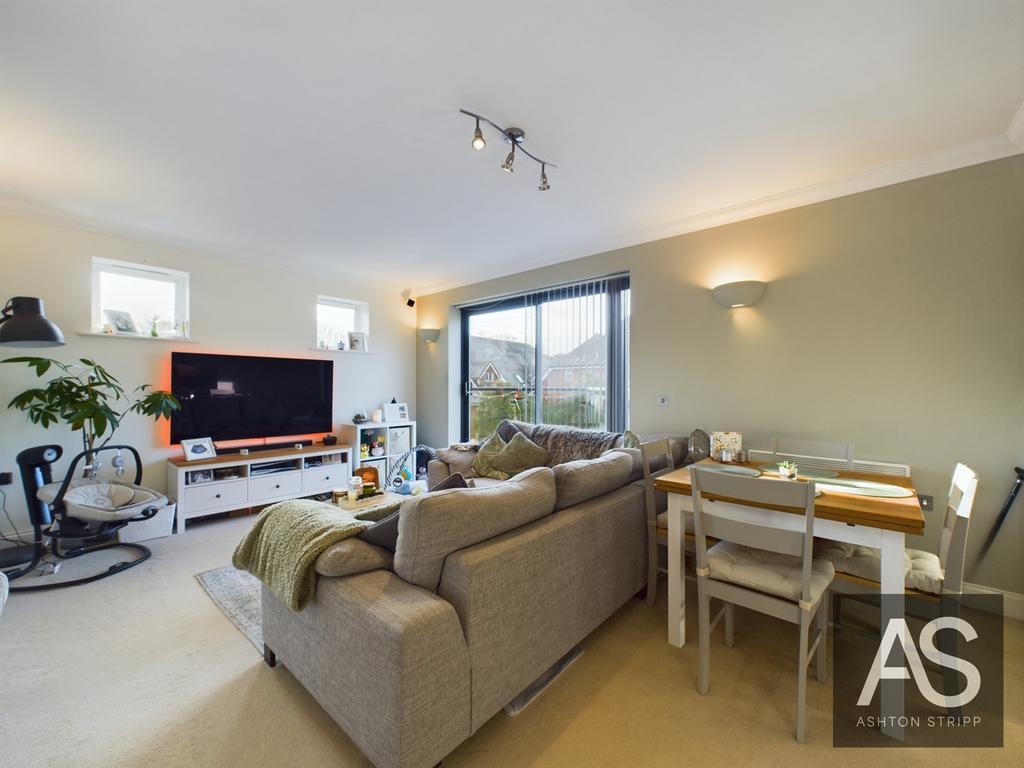 Mitre Way, Battle, TN33 2 bed apartment for sale - £220,000
