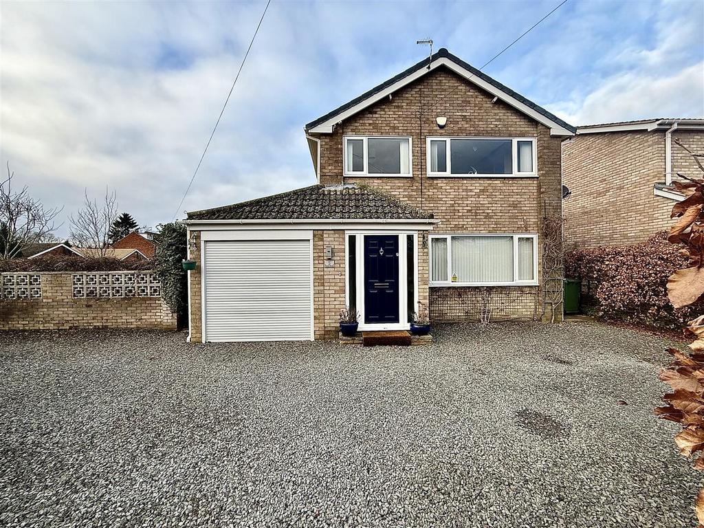 Wold Road, Pocklington, York 3 bed detached house for sale - £350,000