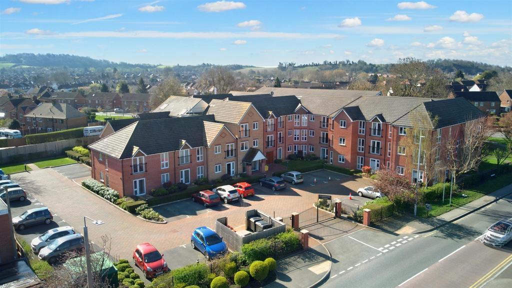 Carpenter Court, Hickings Lane... 1 bed apartment for sale - £175,000
