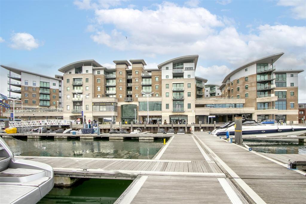The Quay, Poole 3 bed apartment for sale - £799,950