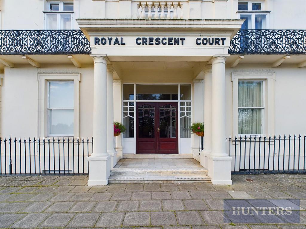 Royal Crescent Court, The Crescent... 3 bed apartment for sale - £205,000