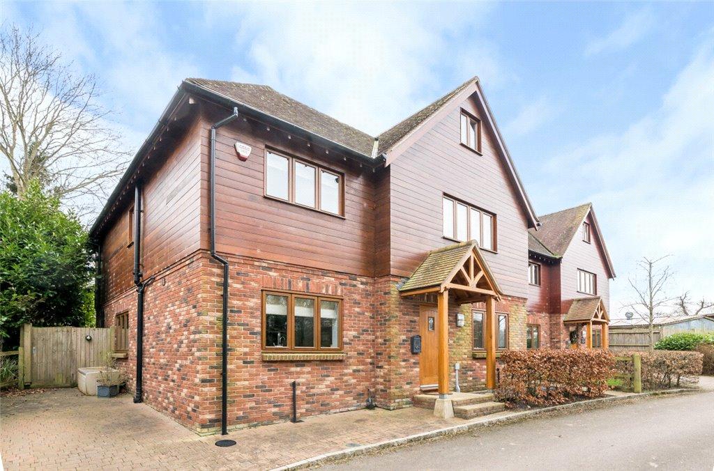 Stanbridge Lakes, Romsey 5 bed detached house for sale - £850,000