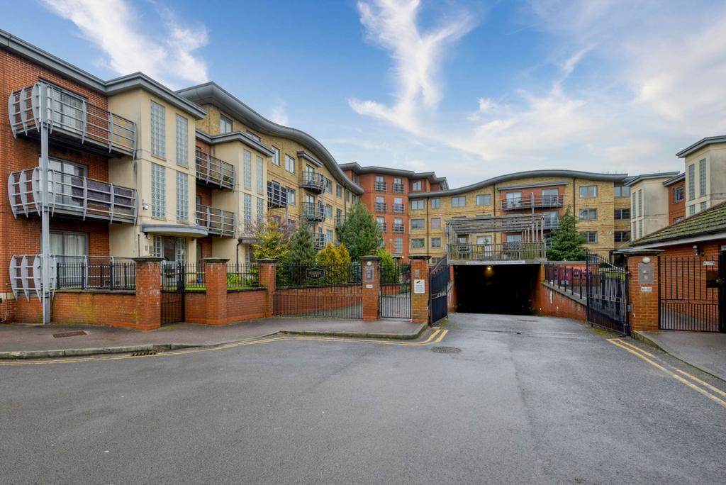 Quadrant Court, Reading RG1 1 bed apartment for sale - £190,000