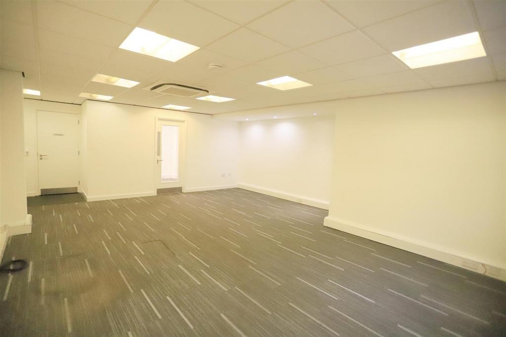 Eagle Brow, Lymm Office to rent - £950 pcm (£219 pw)