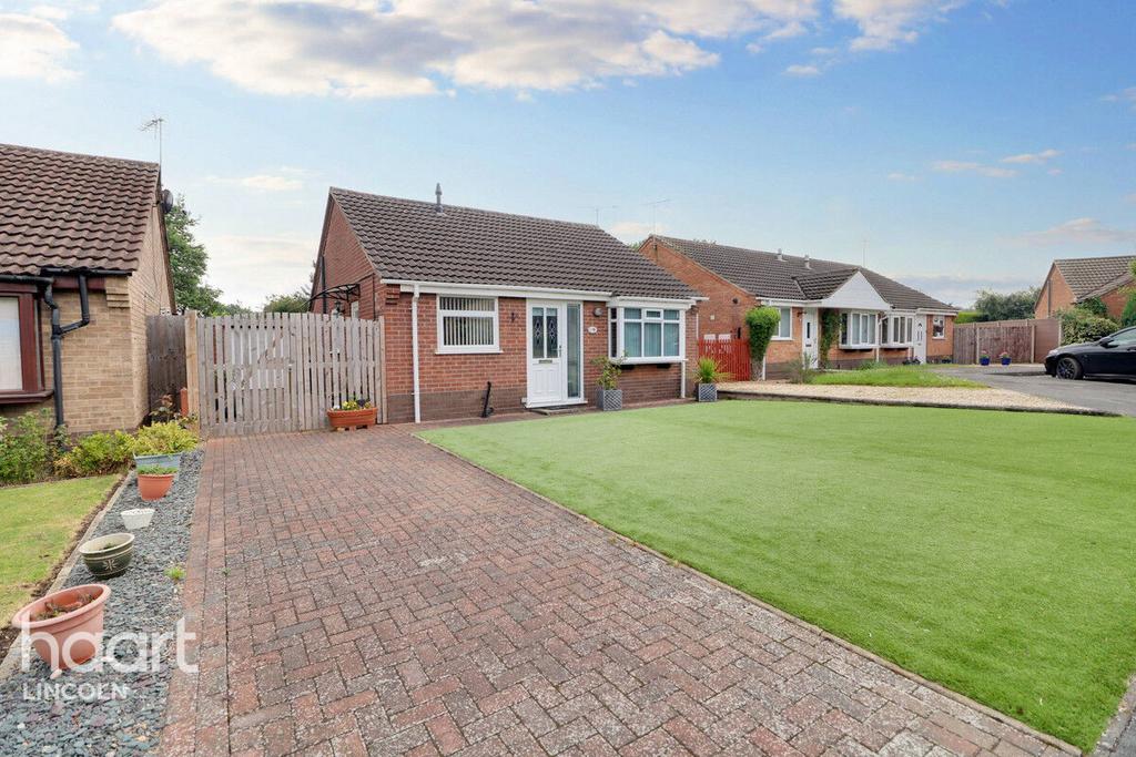 Brigg Grove, Doddington Park 2 bed detached bungalow - £220,000
