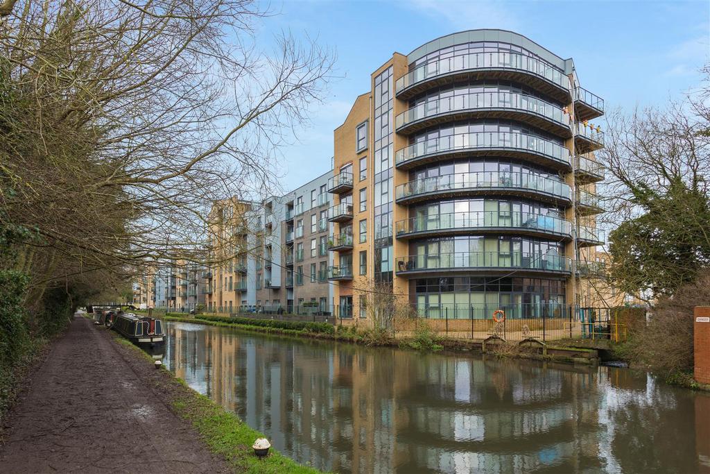 The Embankment, Nash Mills Wharf... 2 bed apartment for sale - £300,000