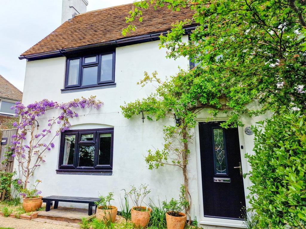 Denbigh Road, HOOE, TN33 2 bed semi-detached house - £375,000