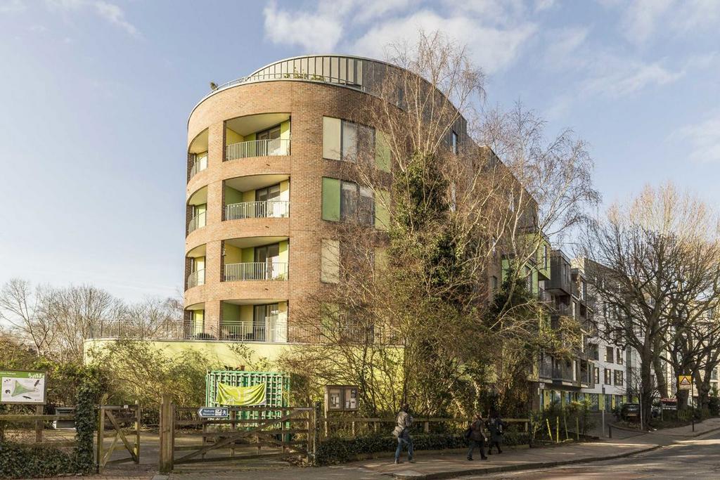 Bollo Lane, London W4 2 bed flat to rent - £2,600 pcm (£600 pw)