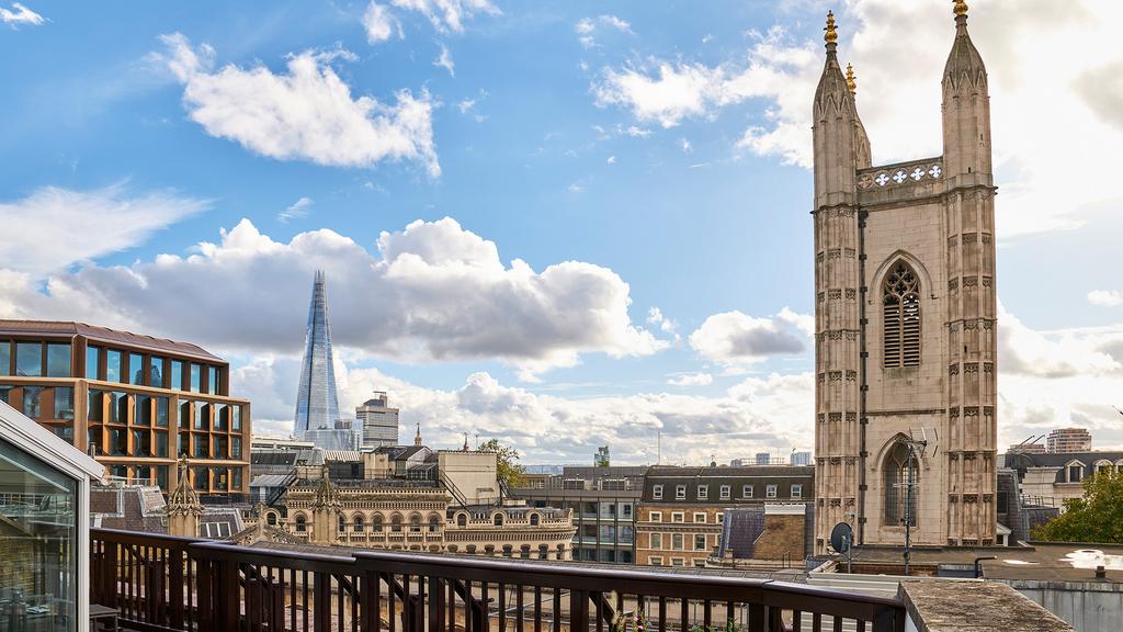 Bow Lane, Bank, London, EC4M 2 bed apartment - £8,450 pcm (£1,950 pw)