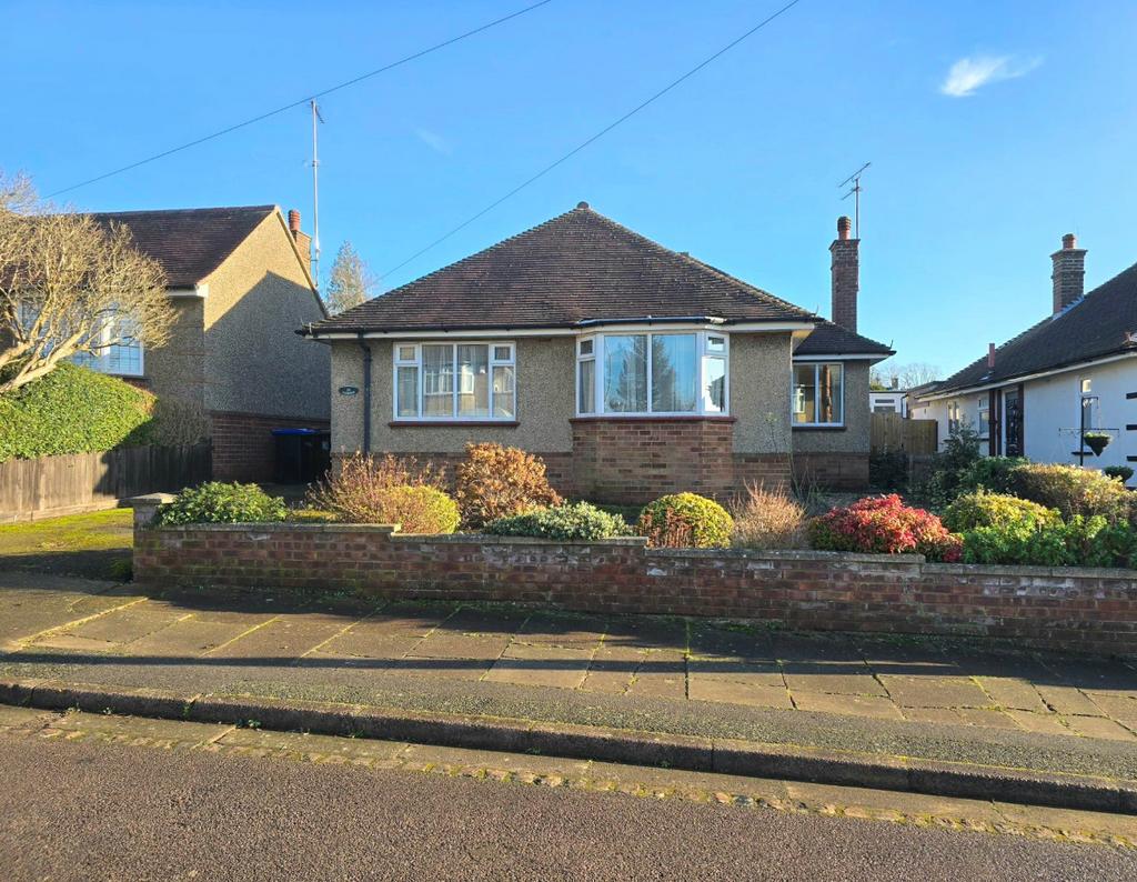 Mountfield Road, Spinney Hill... 3 bed bungalow for sale - £325,000