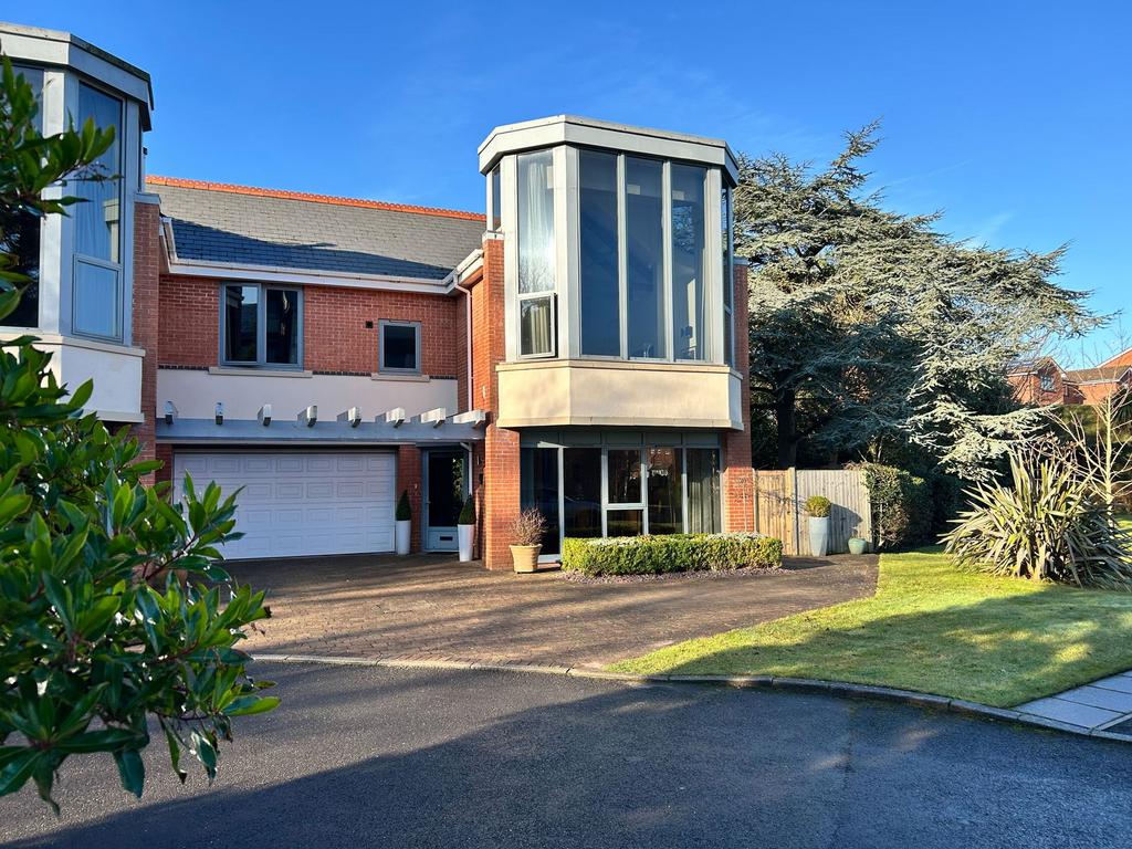 Grosvenor Road, Southport PR8 4 bed townhouse - £675,000