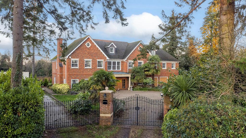 Stoke Park Avenue Farnham Royal... 8 bed detached house for sale - £ ...
