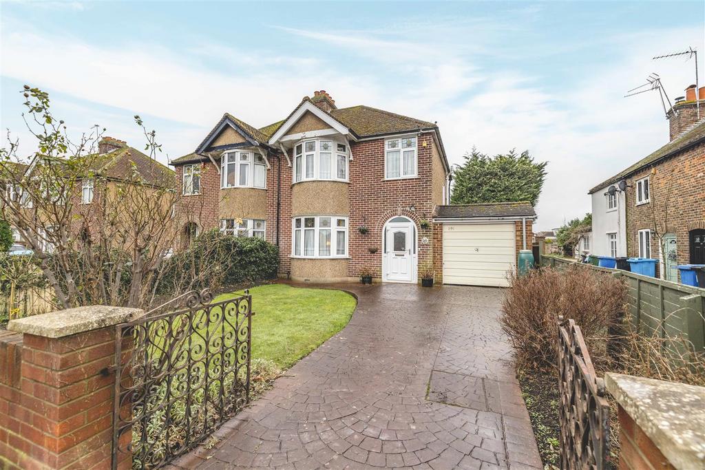 Maidenhead Road, Windsor 3 bed house - £599,950