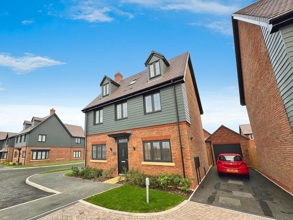 Vale Close, Shackleton Village... 4 bed detached house - £2,250 pcm (£ ...