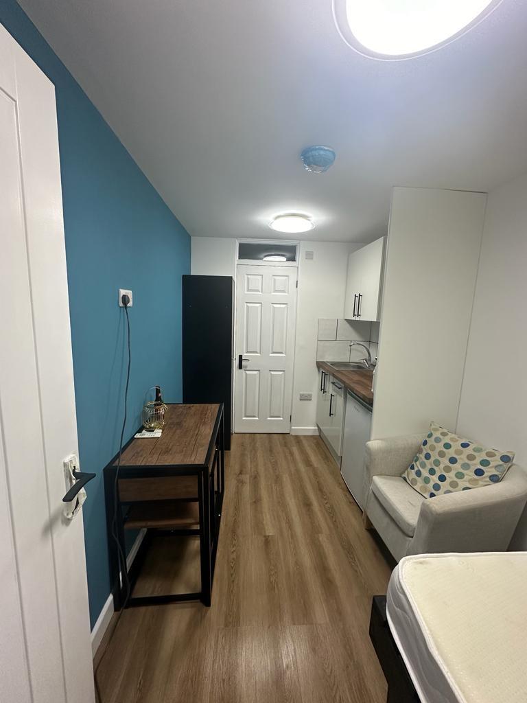 Grantham road, Bournemouth, BH1 4NW Studio - £700 pcm (£162 pw)