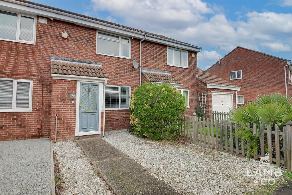 Constable Avenue, Clacton-On-Sea CO16 2 bed terraced house - £215,000