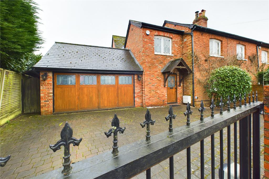 Crouch House Road, Kent TN8 4 bed semi-detached house for sale - £850,000