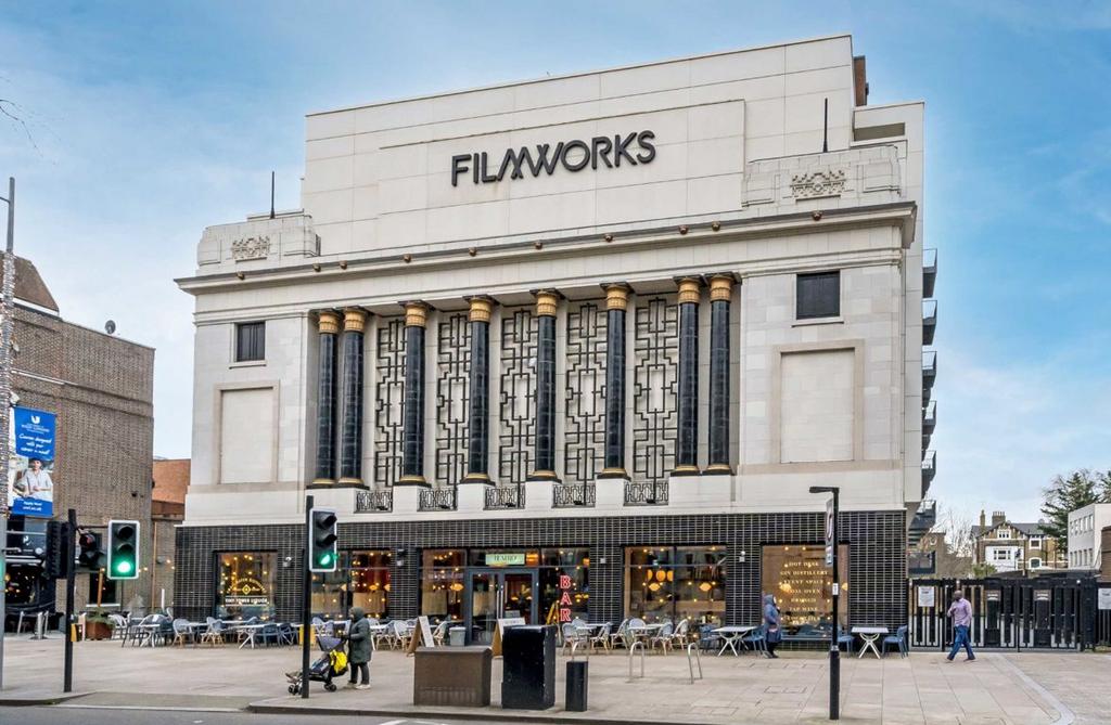 Filmworks Walk, London W5 1 bed flat - £1,898 pcm (£438 pw)