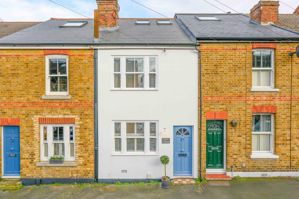 Radnor Road, Weybridge, KT13 4 bed terraced house for sale - £800,000