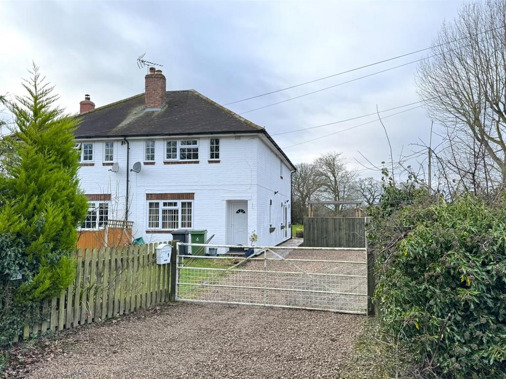 Red Hall Lane, Nr Penley. 3 bed semi-detached house to rent - £1,000 ...