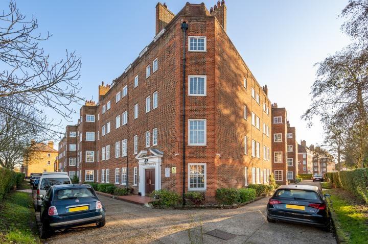 Lebanon Court, Richmond Road... 2 bed flat - £430,000